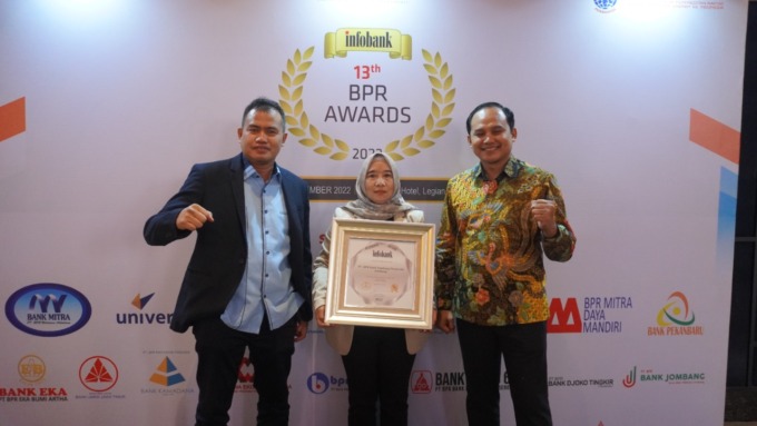 BPR Bank Jombang Mengukir Prestasi di Ajang Infobank BPR Award 2022 ...